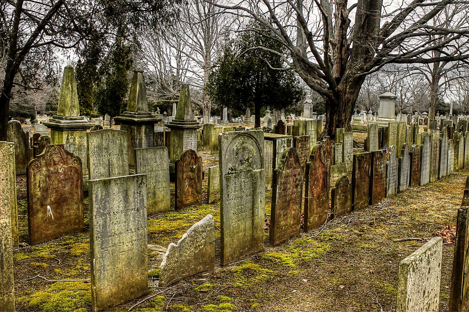 Check out This Guide to the Meanings of Common Cemetery Symbols