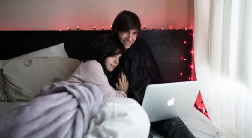 13 Funny Posts About Cuddling