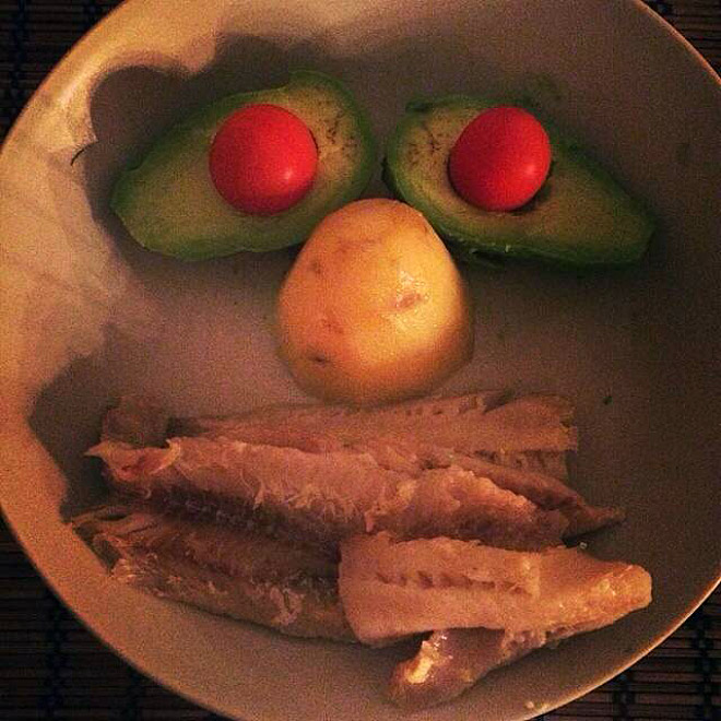 Food Blogger Documents 'Dimly Lit Sad Meals for One'