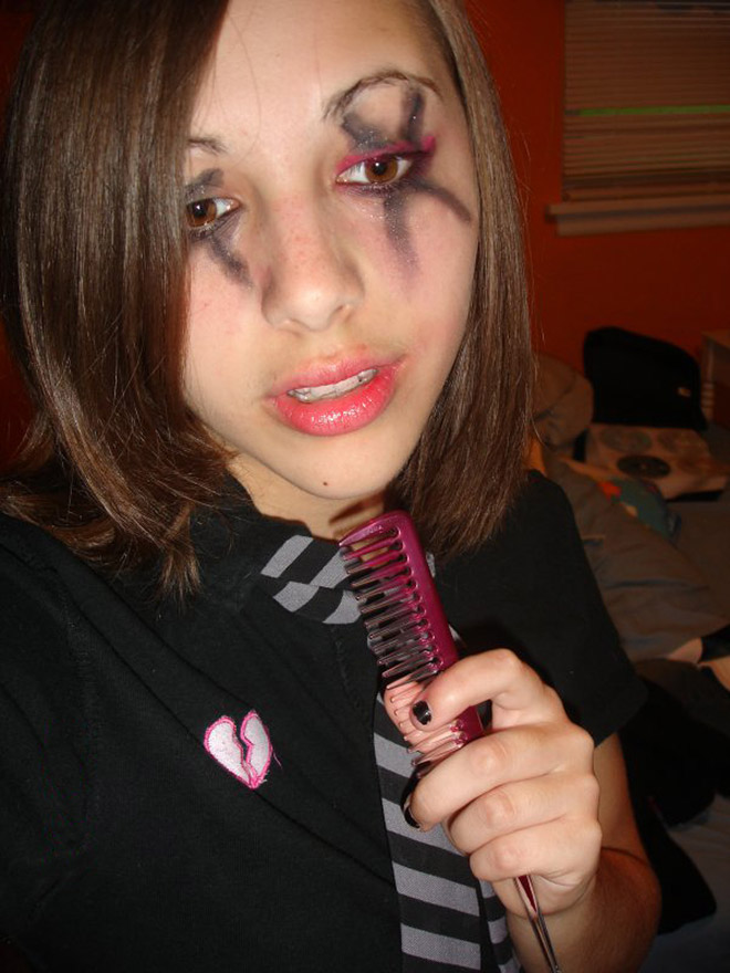 15 Photos of Emo Kids That You Might Be Able To Relate To