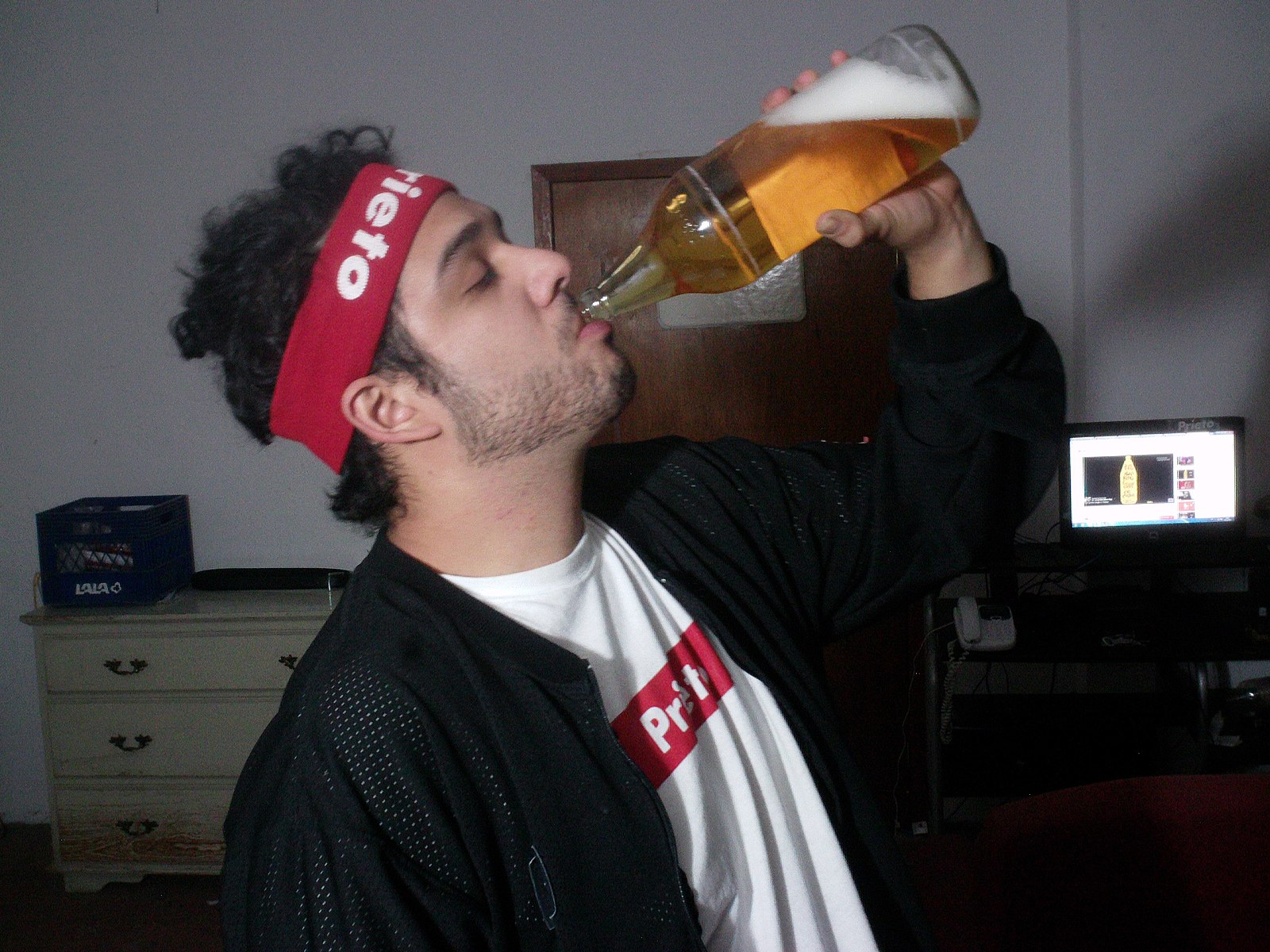 15 Funny Tweets About Drinking Way Too Much