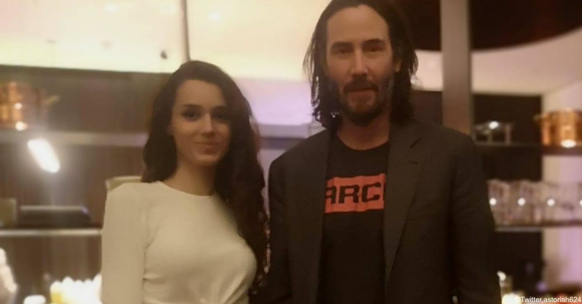 People Shared Their Photos With Celebrities out in Public