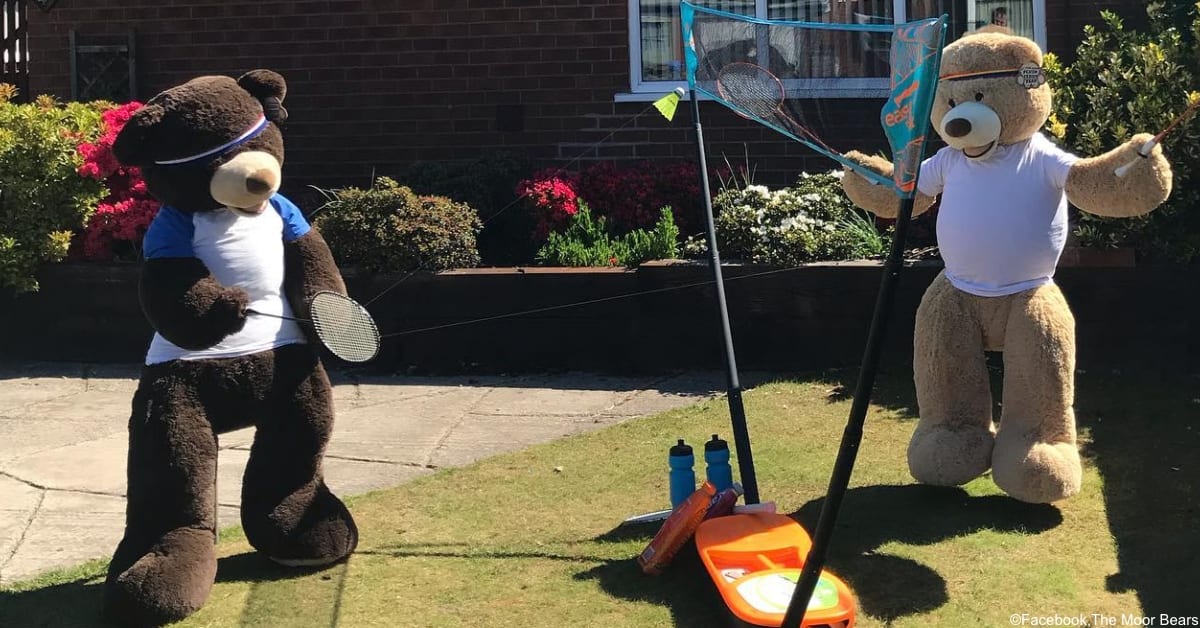 Two Giant Teddy Bears Are Bringing Happiness to Their Locked Down ...